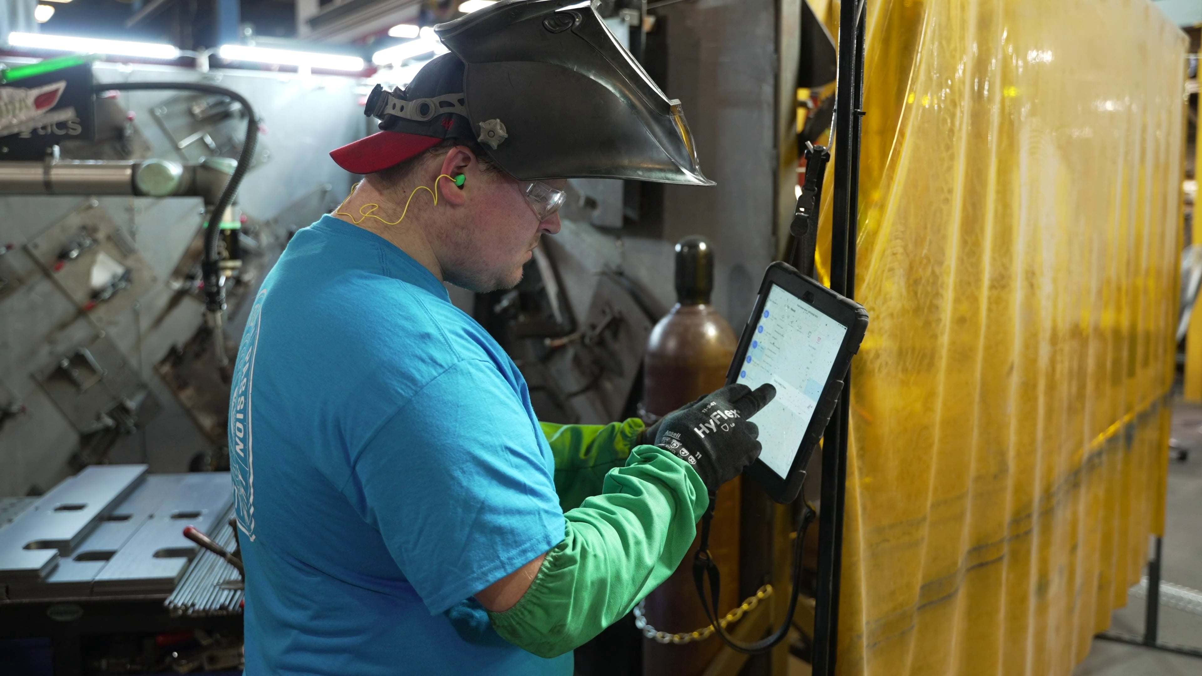 Robotic Welder Operator: A Lucrative Career in the Welding Industry